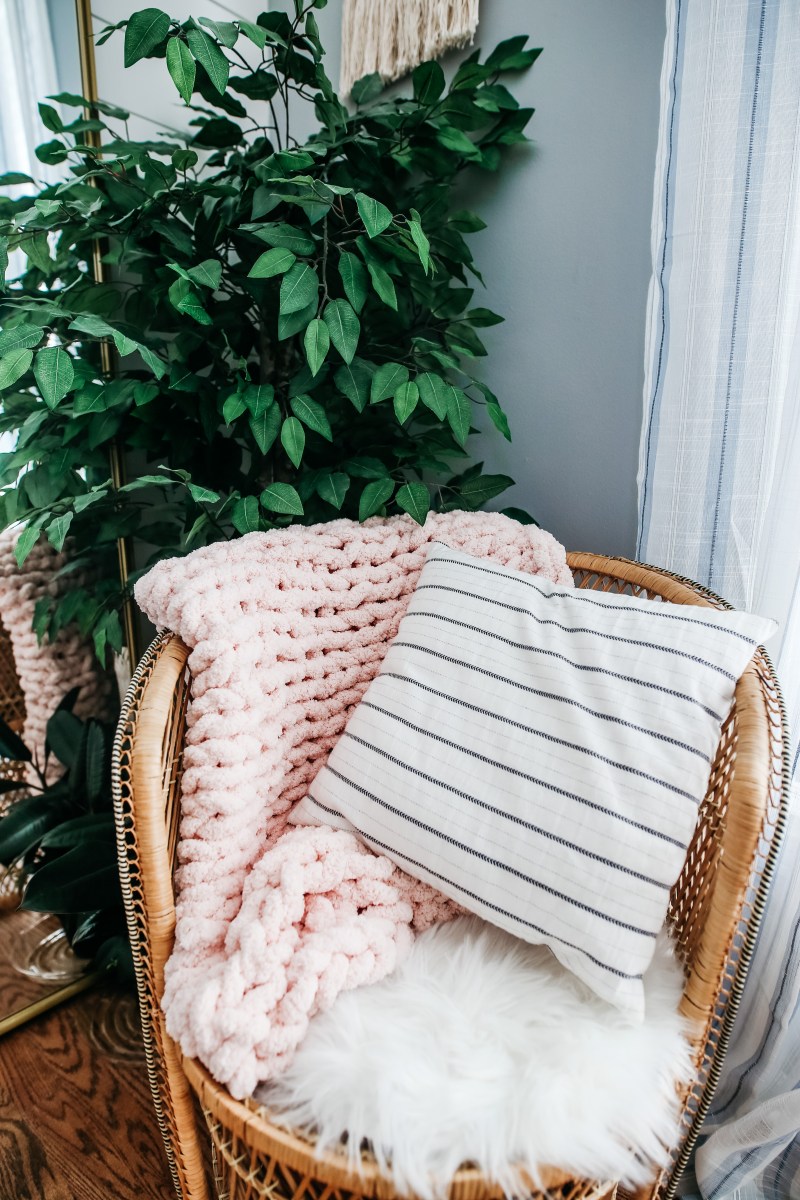 DIY: Chunky Knit Blanket Tutorial – Courtney MaCaire