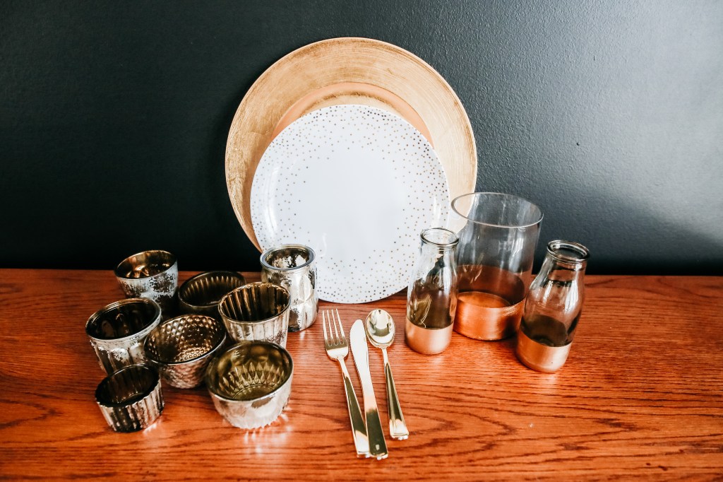 How to Use Simple Decor Pieces to Create Multiple Holiday Centerpieces ...